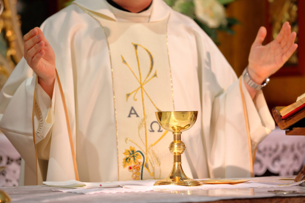 “The Holy Mass—Our Divine Treasure”: Bishop Athanasius Schneider ...