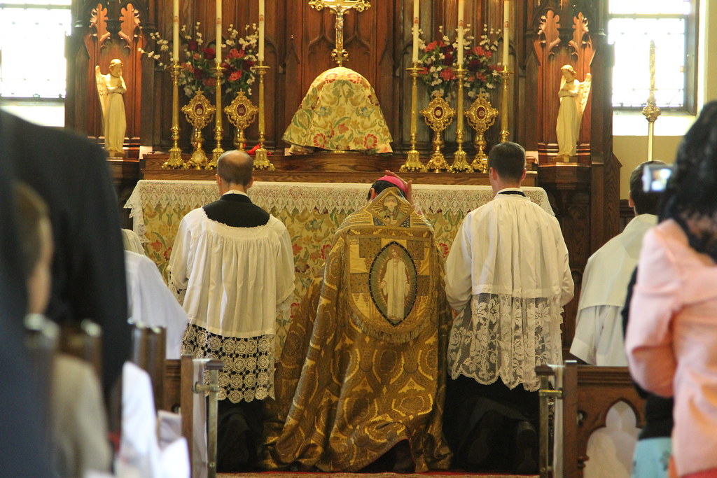 Bishop Athanasius Schneider on Traditional Catholicism - Gloria Dei