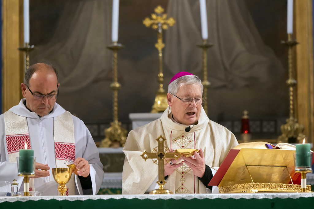 Auxiliary Bishop Athanasius Schneider On The Holy Mass - Gloria Dei