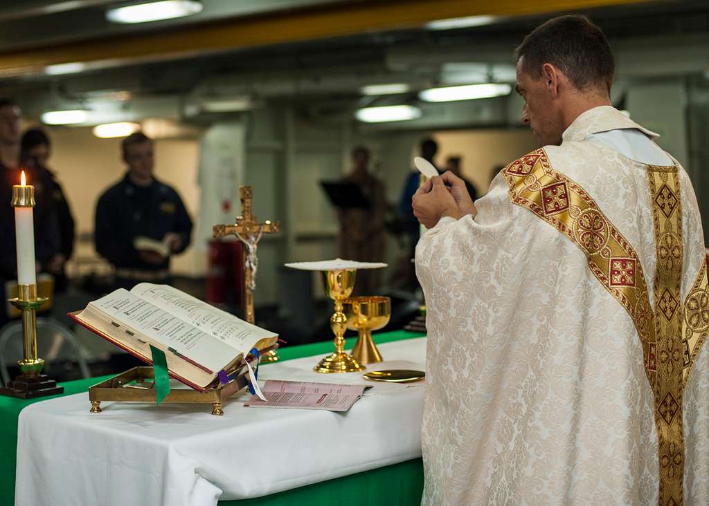 The Catholic Mass With Bishop Athanasius Schneider